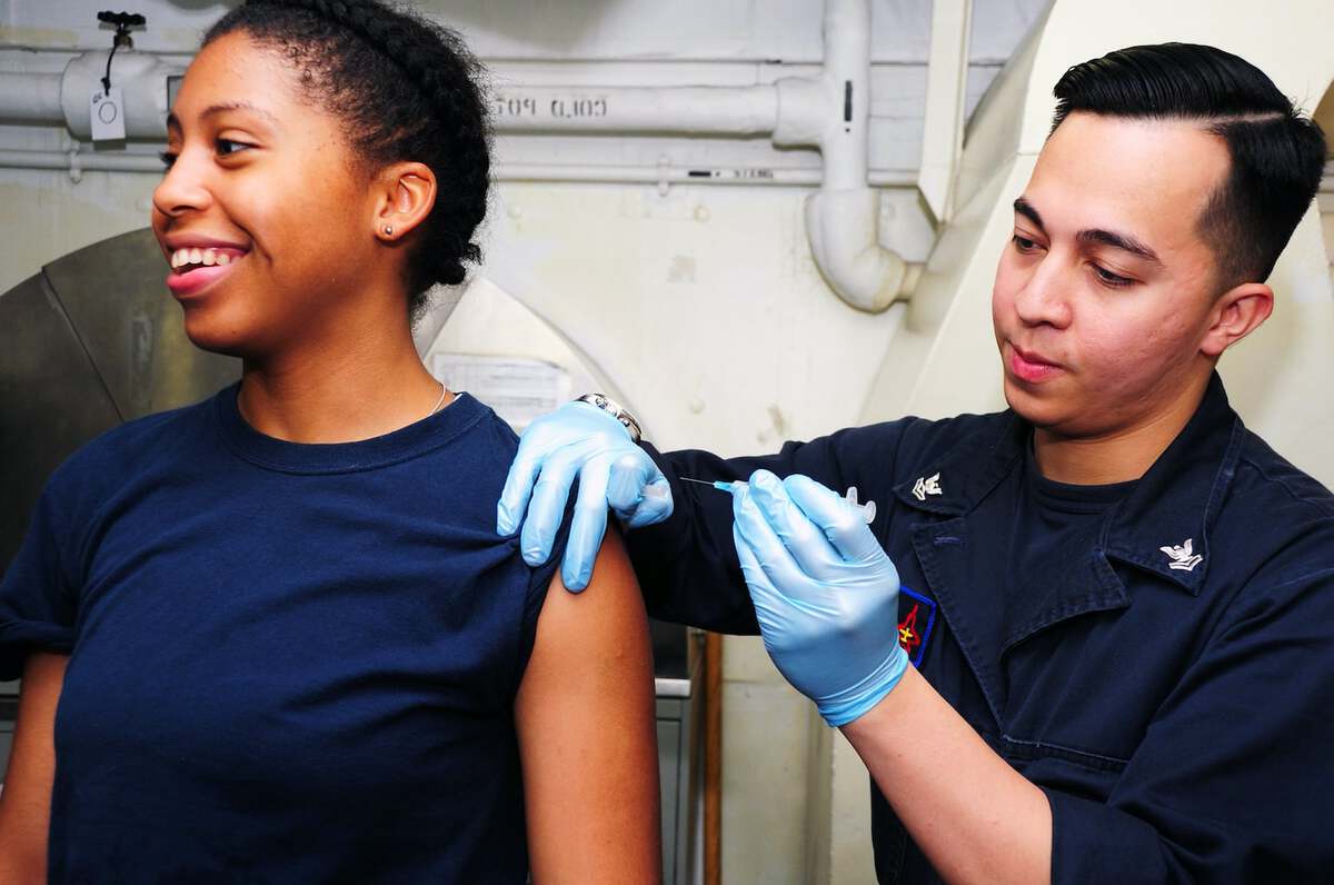 Flu Shot Learning: Predict H1N1 and Seasonal Flu Vaccines - Benchmark - DrivenData Labs